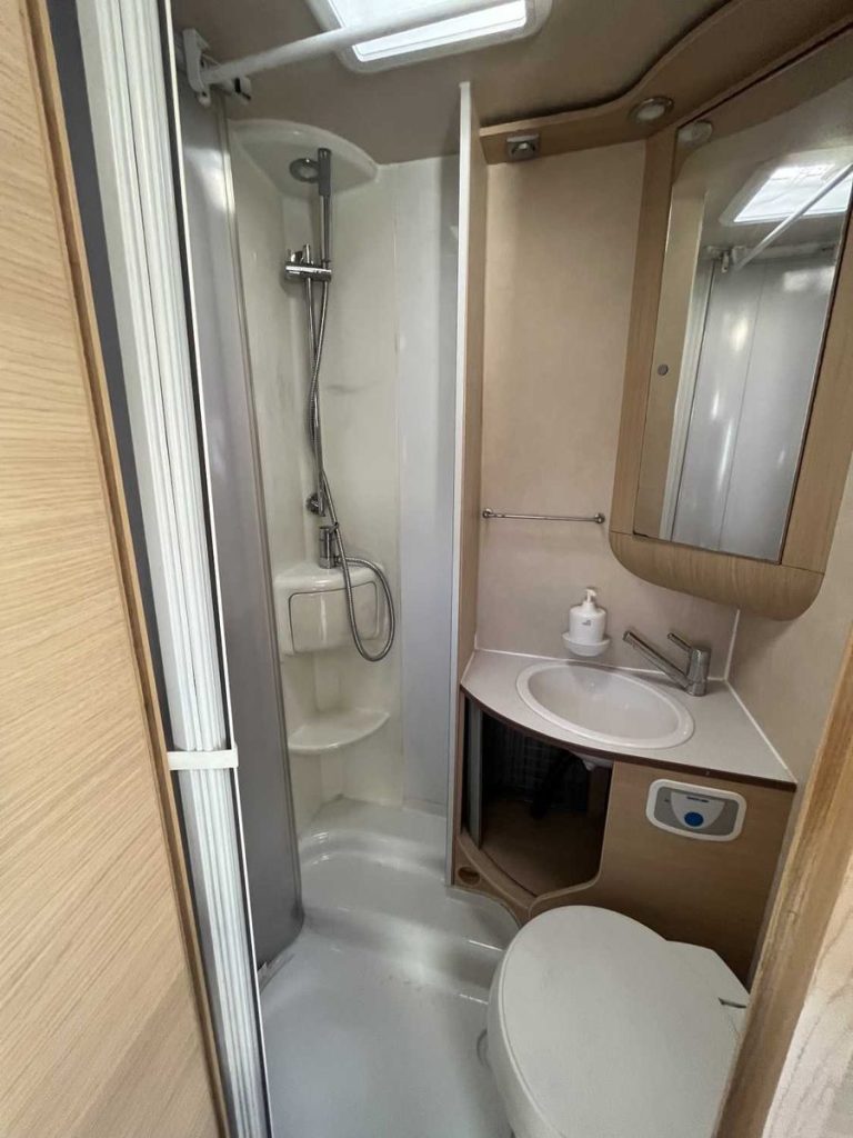 Adria Coral Compact 590 SP SAT,TV,Solar,Markise, SOG - Skandic & Nordic ...