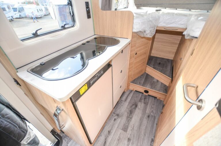 LMC Cruiser V 646 G - mit Aufstelldach - Skandic & Nordic Reisemobil GmbH