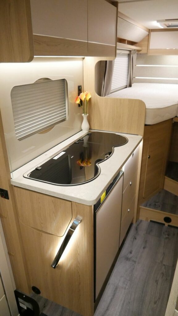 LMC Cruiser V 646 G - Skandic & Nordic Reisemobil GmbH