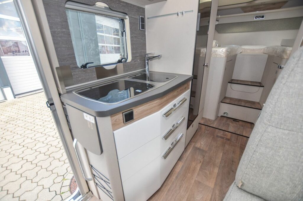 HYMER / ERIBA / HYMERCAR Exsis-i 580 Pure - Skandic & Nordic Reisemobil ...
